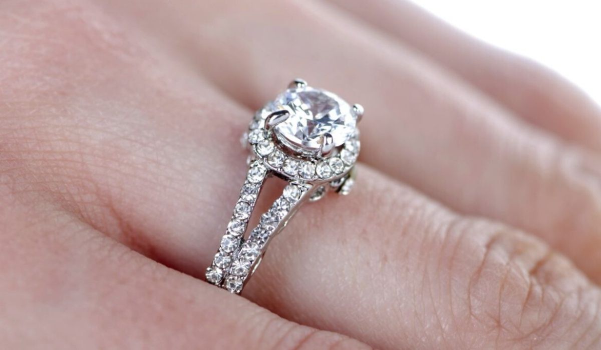 Halo Engagement Rings | Shop Elegant Diamond Halo Rings – Finediam